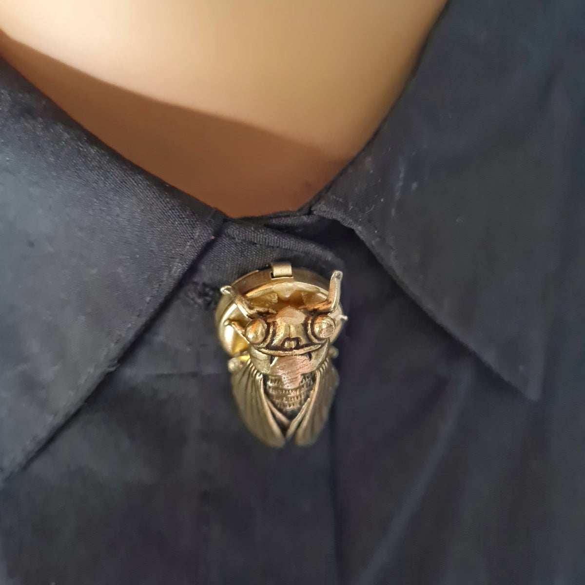 Cicada button cover – Vesperto
